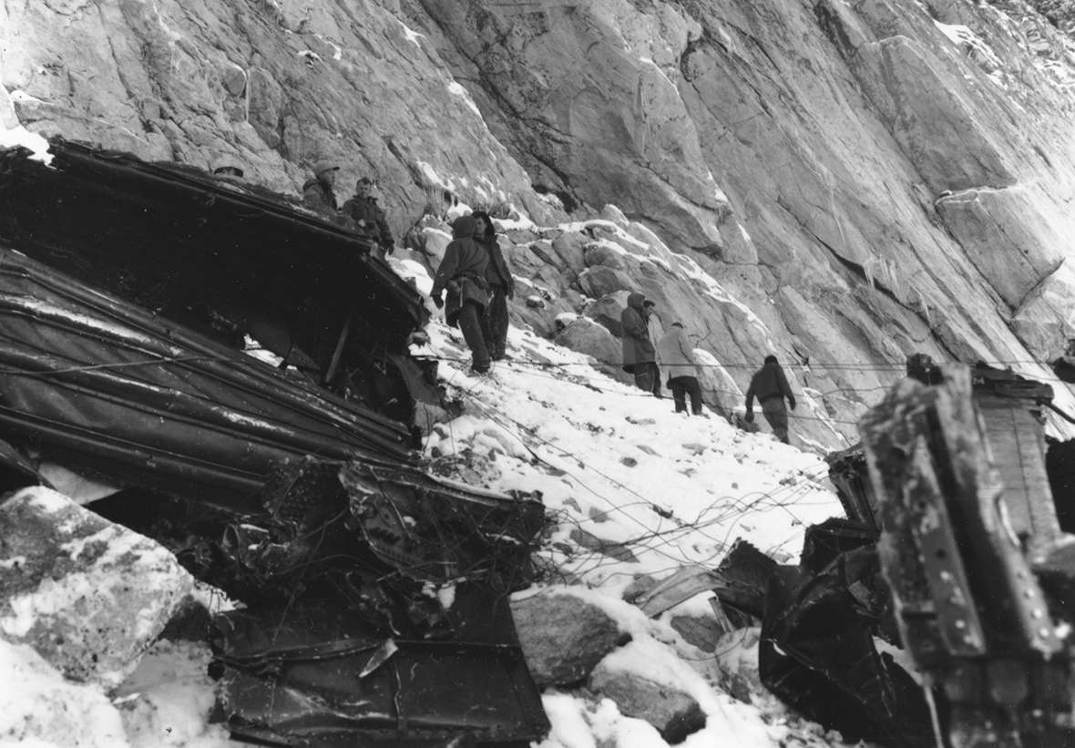 1955 Plane Missing / A Missing Plane From 1955 Landed After 37 Years ... 1955 Plane Missing / A Missing Plane From 1955 Landed After 37 Years ...